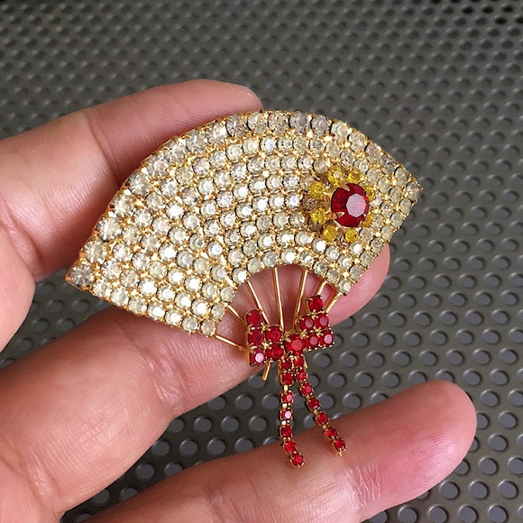 Jewelry | Fan Design Crystal Brooch | Poshmark
